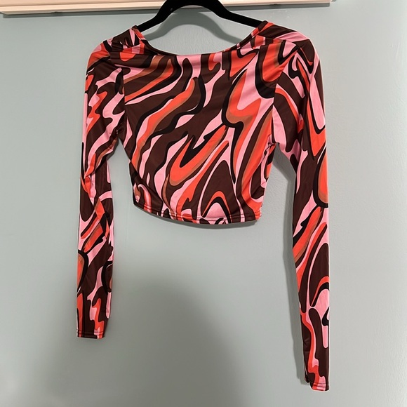 PrettyLittleThing | Tops | Brown Geo Print Abstract Plunge Neck Ruched ...